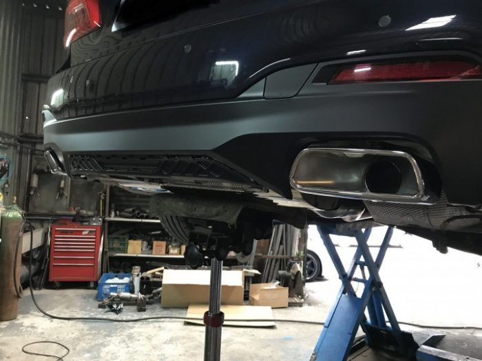 Накладка M Performance заднего бампера BMW G30 5-серия » 51192412410