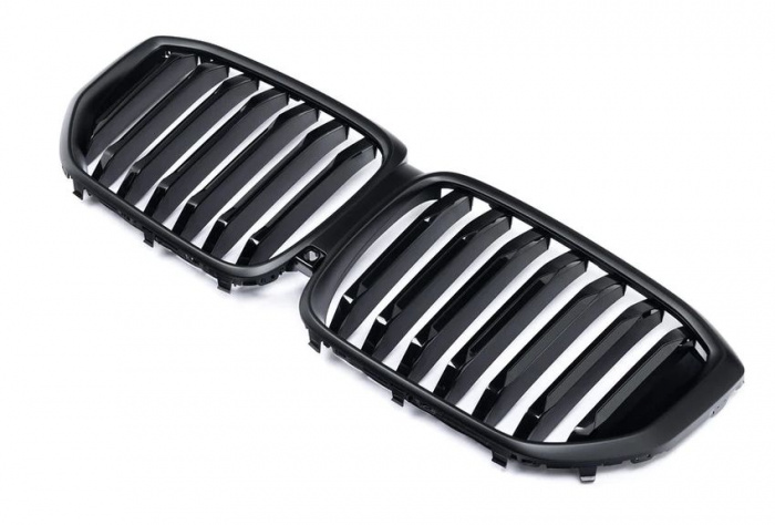 Черная решетка радиатора BMW X5 G05 (рестайлинг) » 51135A67CC6